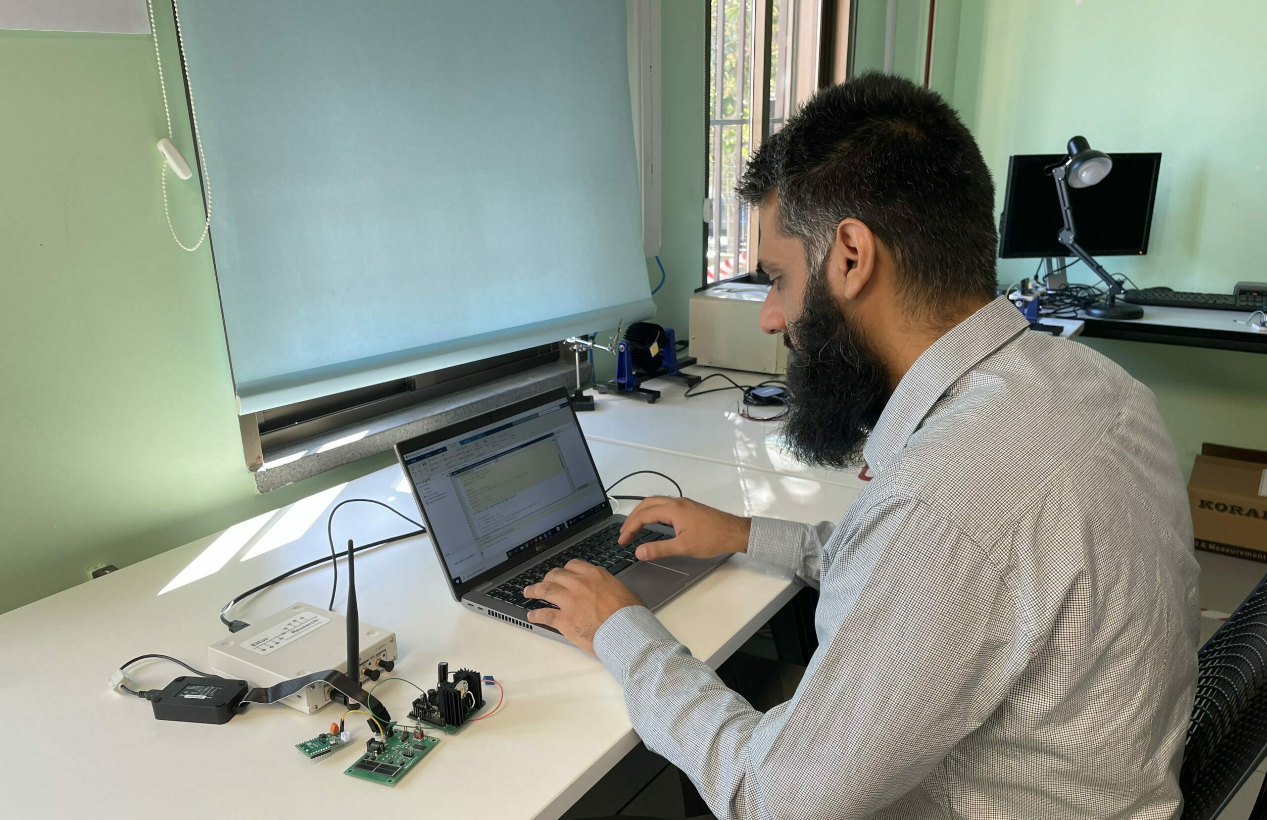 Wireless communication devices without batteries? Research and ...